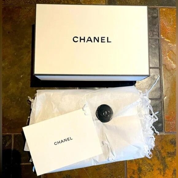 CHANEL | Other | Authentic Chanel Gift Box With Original Confetti Pack ...